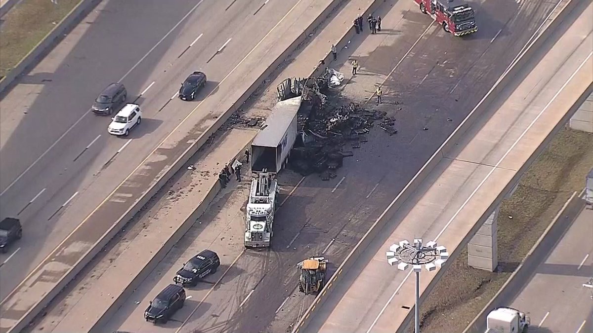Fatal Crash Involving Multiple 18 Wheelers Shuts Down Wb I 30 Near Lake