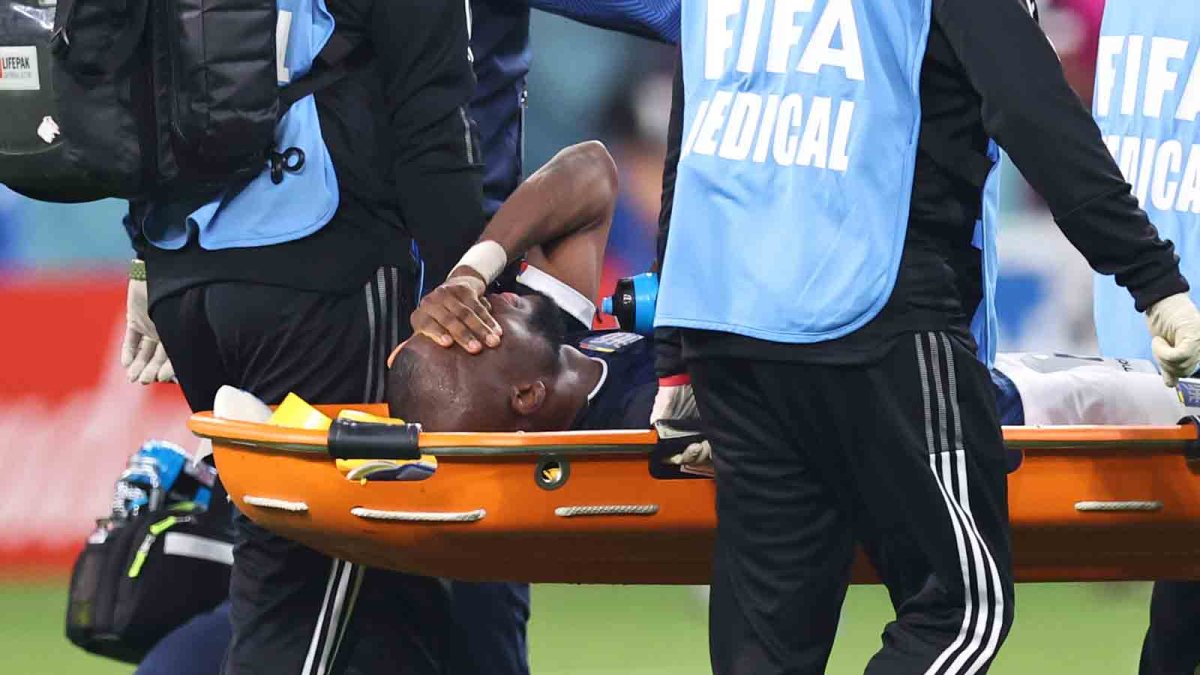 Ecuador’s Leading Scorer Enner Valencia Carried Off Pitch on Stretcher ...