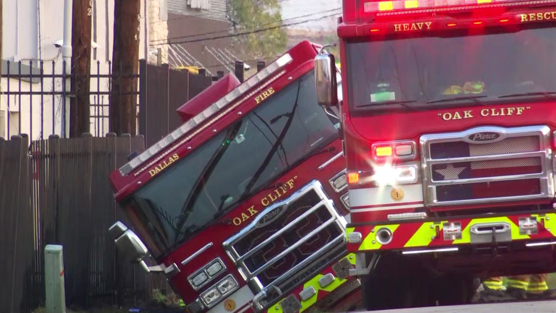 4-Alarm Fire Damages Dallas Strip Shopping Center – NBC 5 Dallas-Fort Worth