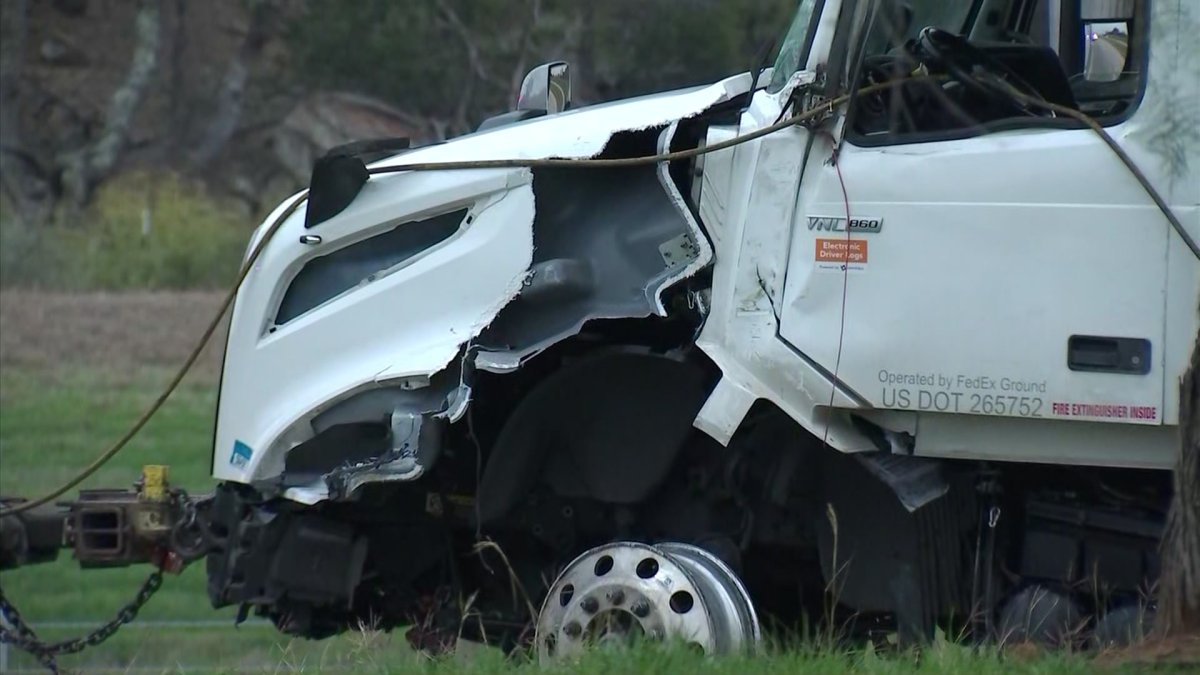 Charter Bus, Big-Rig Crash Closes Highway in North Texas – NBC 5 Dallas ...