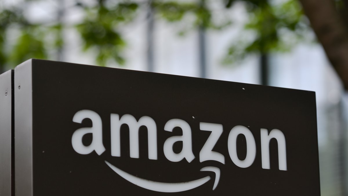 Amazon will let local dealerships sell cars on its website in 2024 ...