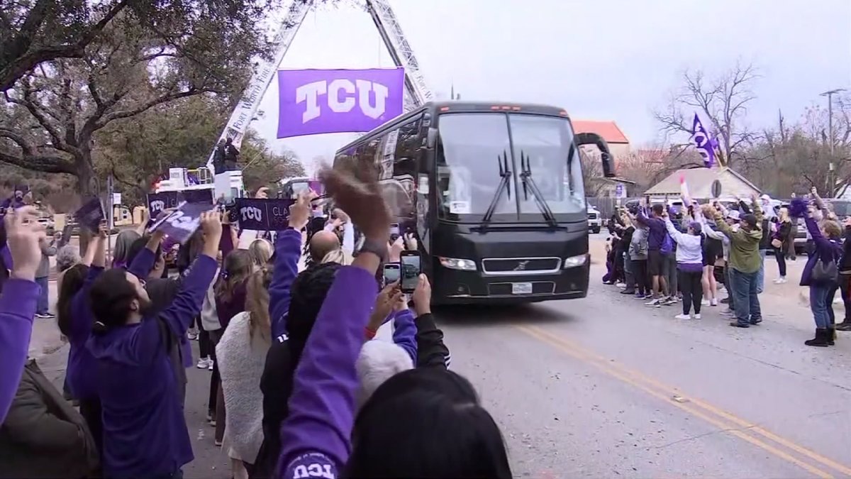 TCU Fans Attend Horned Frogs CFP Send Off – NBC 5 Dallas-Fort Worth