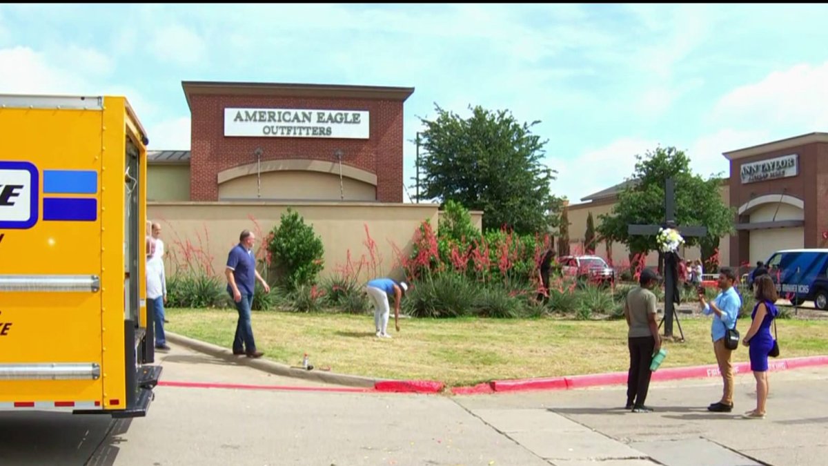 Officials in the Process of Removing Memorial at Allen Premium Outlets ...