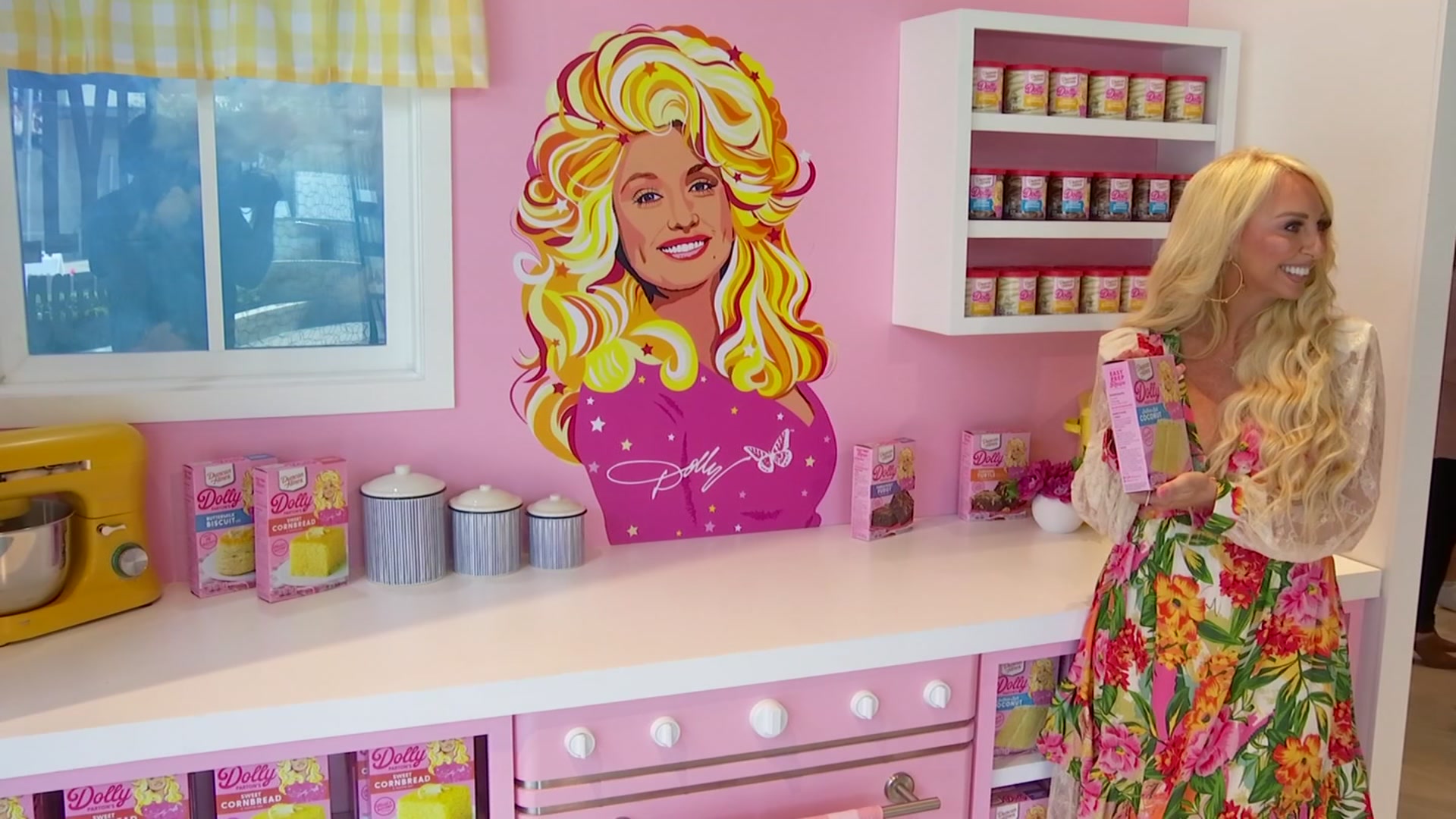 Take a Look Inside the ‘Dolly! All Access’ Pop-Up Store in Frisco – NBC ...