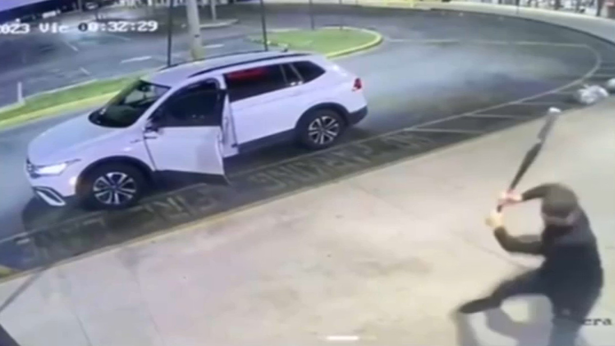 Video Shows Man Smashing Miami Smoke Shop After Altercation – NBC 5 ...