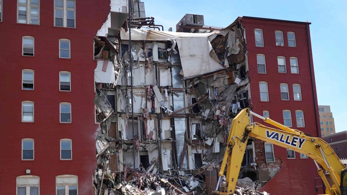 Resident sues over Iowa apartment building collapse – NBC 5 Dallas-Fort ...