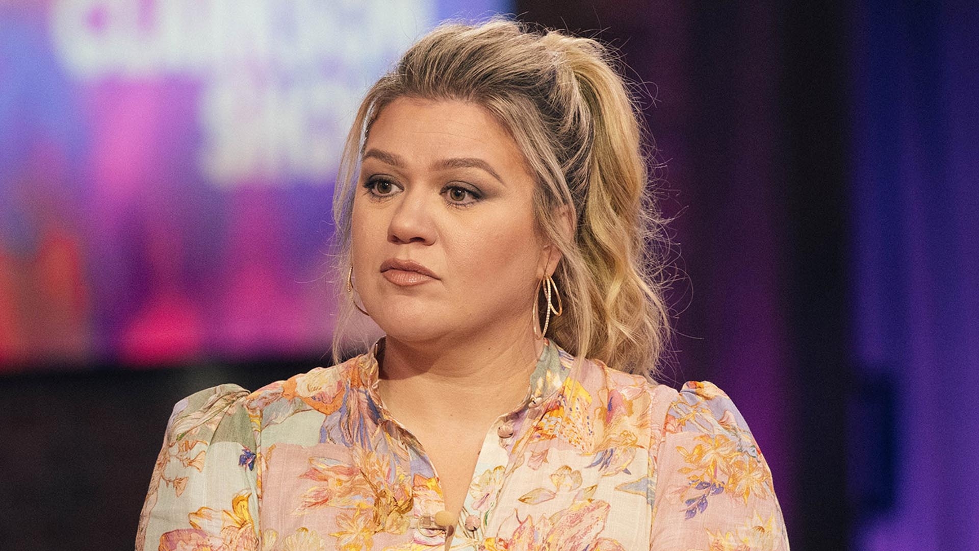 Kelly Clarkson Cross Tattoo