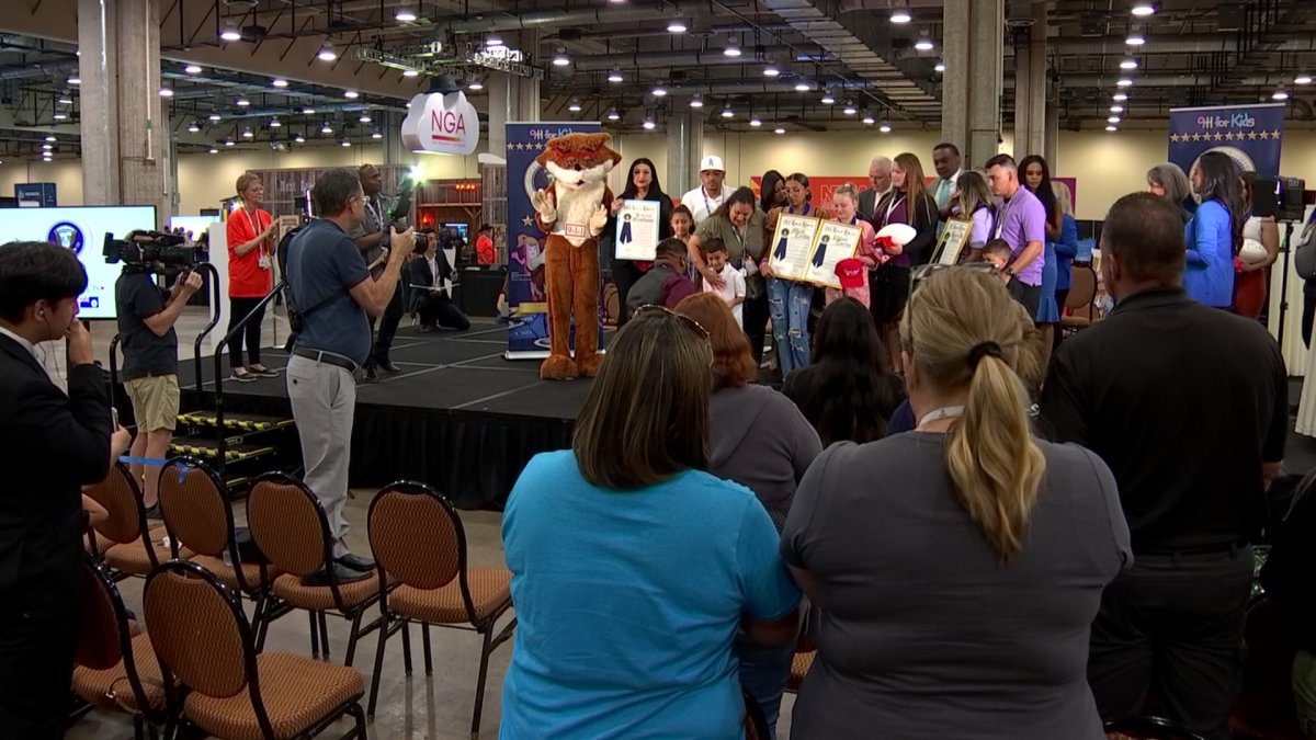 Three Uvalde students recognized for heroic actions dialing 911 during ...