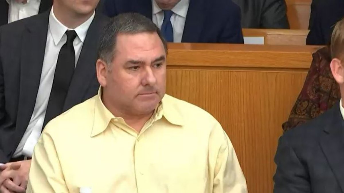 Intimate messages show a torrid love affair between woman, man accused ...