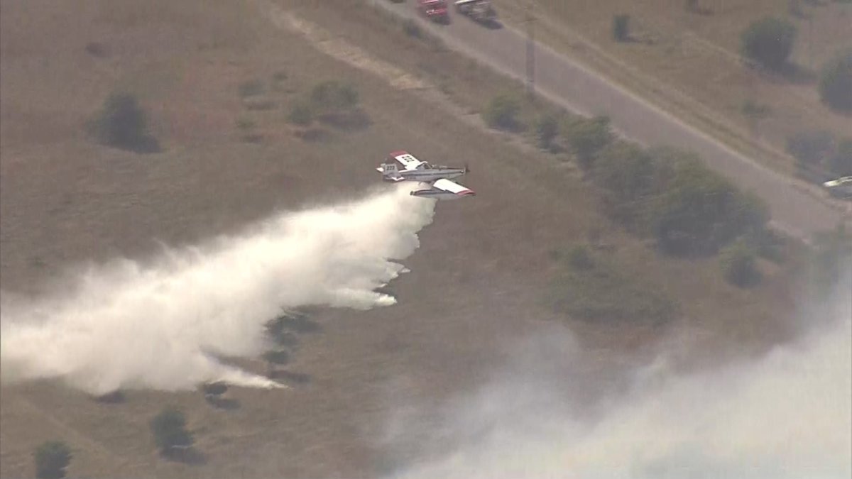 Fire crews battled a nearly 200-acre grass fire in Tarrant County – NBC ...