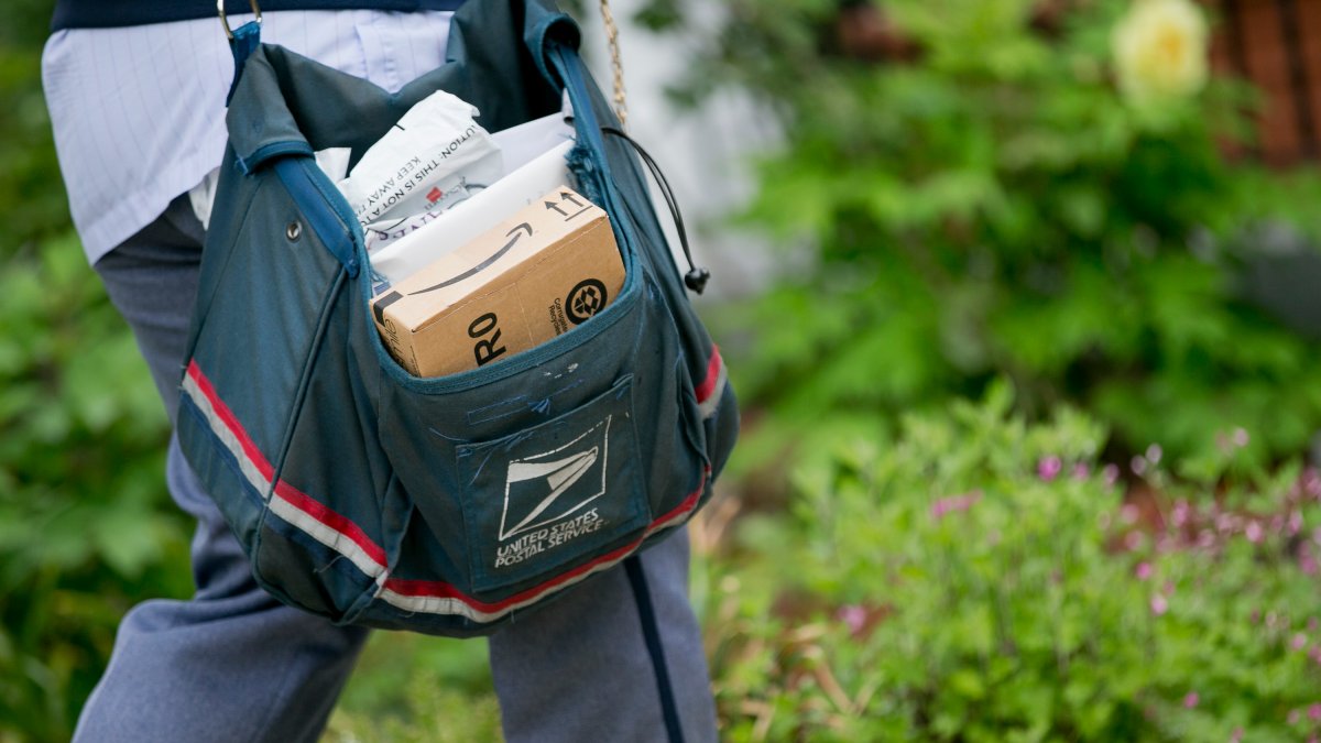 Mail carriers in North Texas organize rally to address recent assaults ...