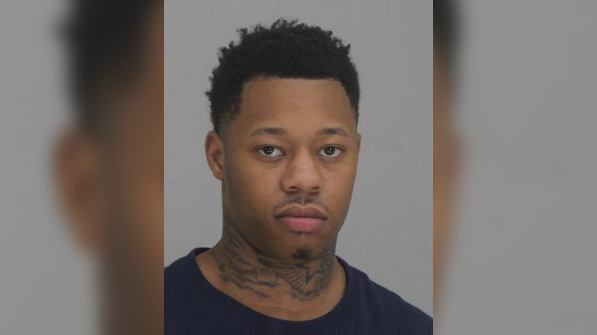 Suspect tied to former OU football player killed in Dallas on the run ...