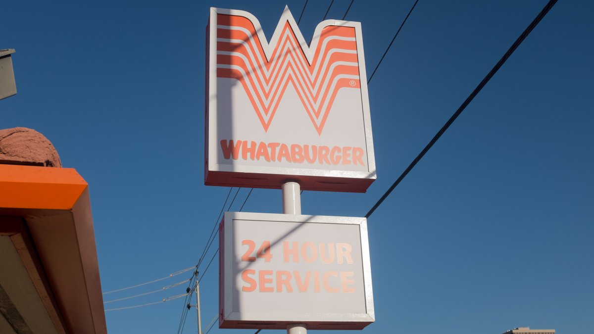 How Whataburger was a light in Hurricane Beryl’s darkness – NBC 5 ...