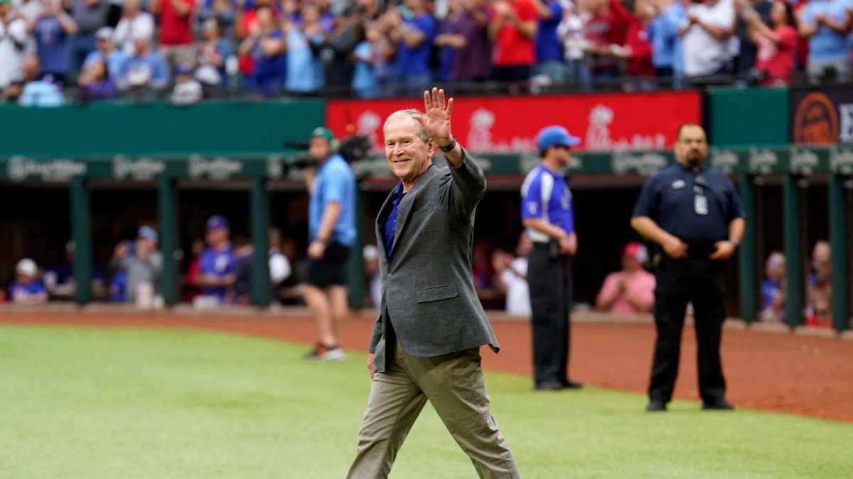 George W. Bush to throw out first pitch before World Series Game 1 ...