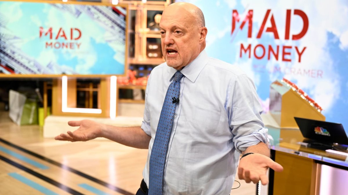 Jim Cramer says a recession is likely but investors shouldn’t panic ...