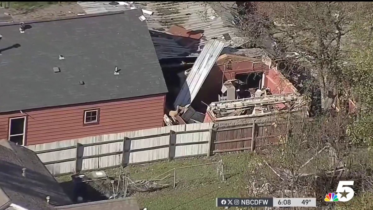 Home explosion in southeast Dallas leaves man burned, family displaced ...