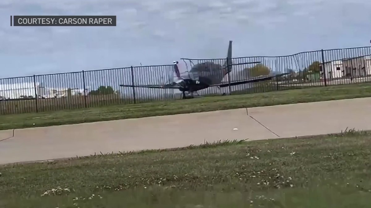 Moments of plane crash in North Texas caught on video by 8th grader ...