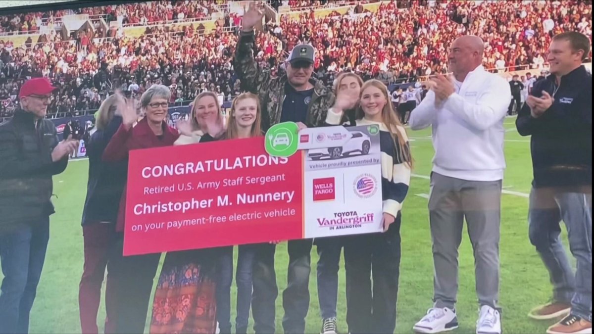 Tarrant County veteran recognized at First Responder Bowl game in ...