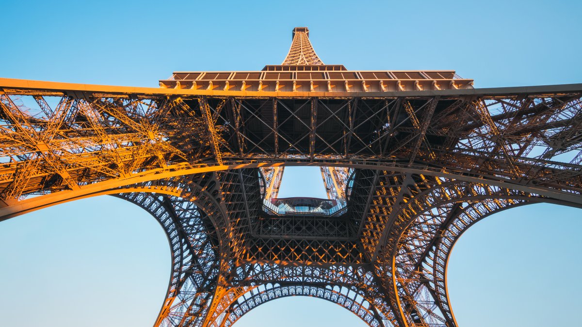 Man who built Eiffel Tower with 700K matchsticks is awarded world ...