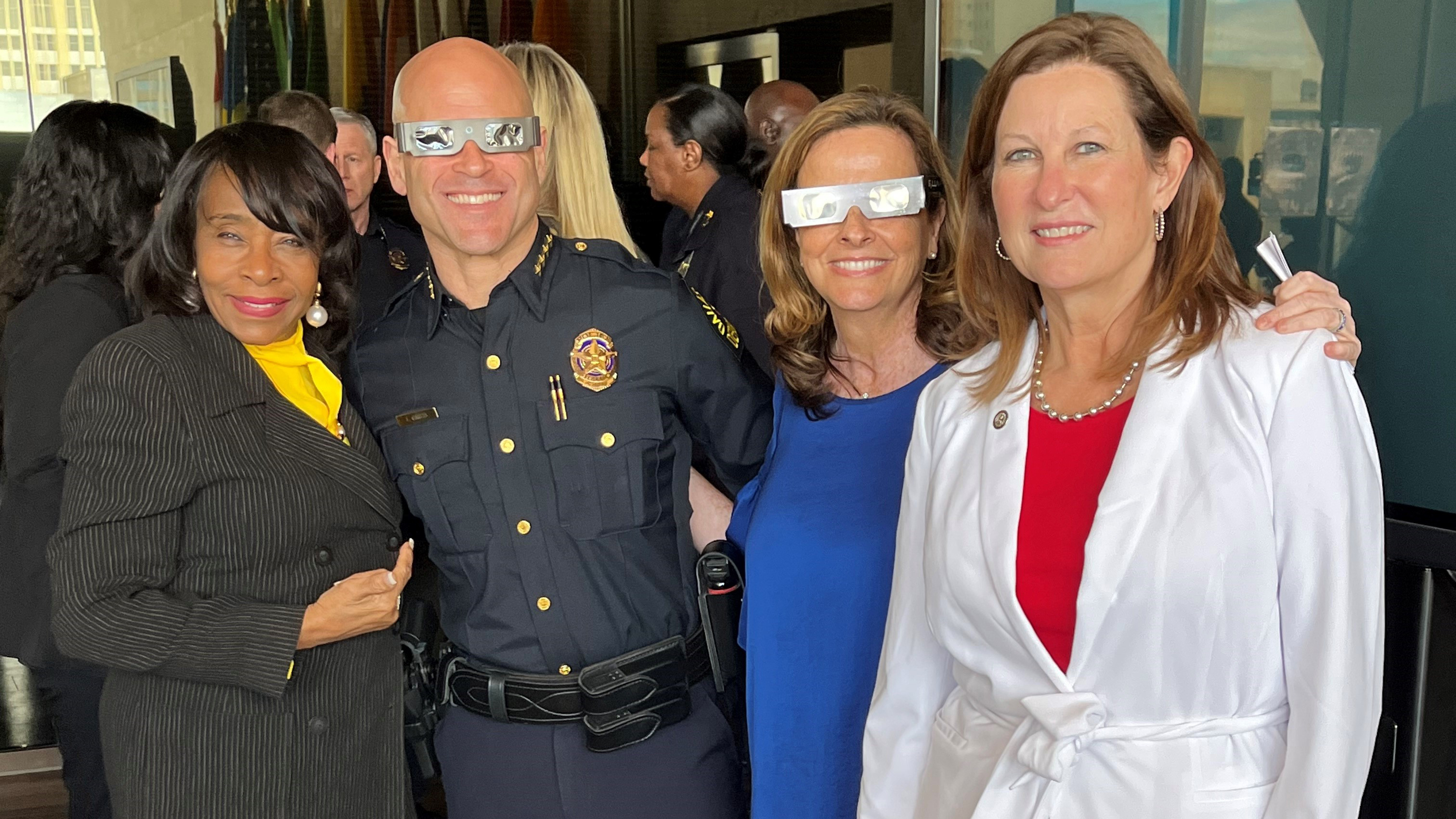 Dallas leaders urge residents beware big crowds during solar eclipse ...