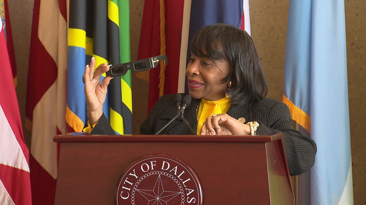 Dallas leaders urge residents beware big crowds during solar eclipse ...