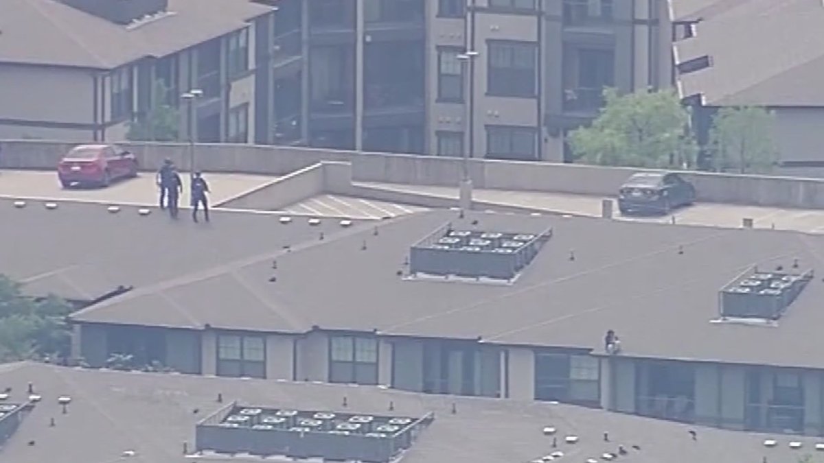 Woman threatens to jump off building in Dallas – NBC 5 Dallas-Fort Worth