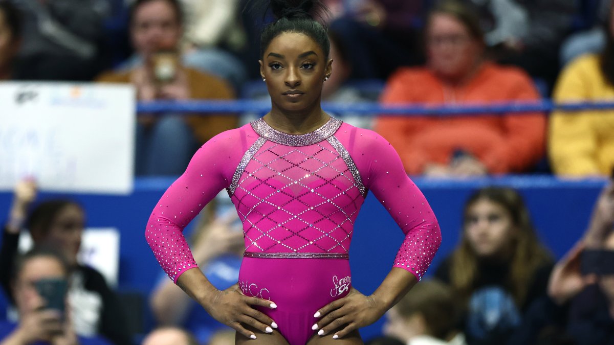 Simone Biles shines at the U.S. Classic – NBC 5 Dallas-Fort Worth