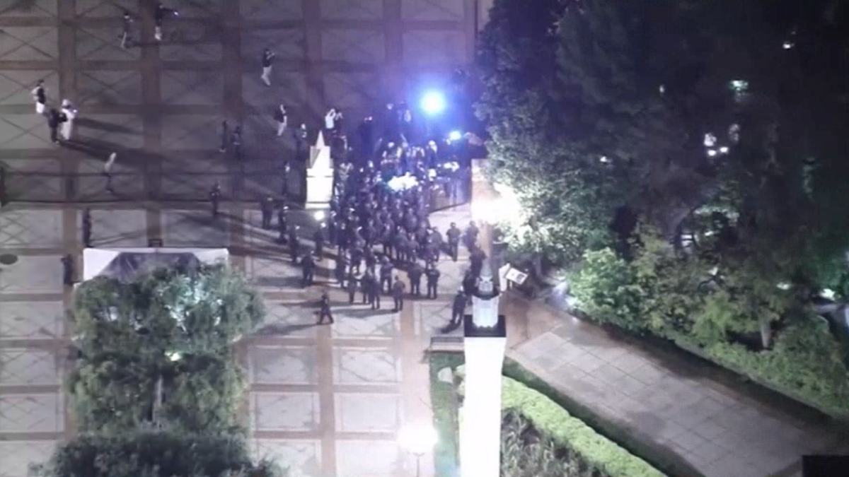 Officers clear USC protest encampment – NBC 5 Dallas-Fort Worth