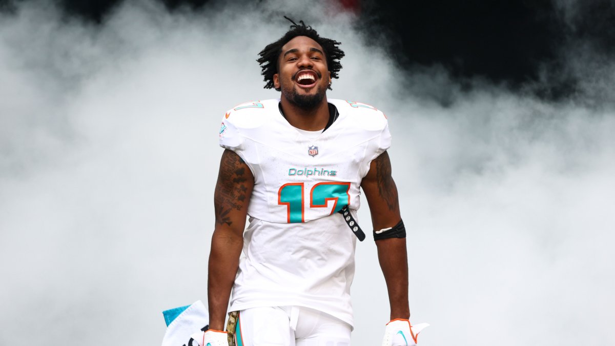 Dolphins’ Jaylen Waddle agrees to 3-year extension: Report – NBC 5 ...