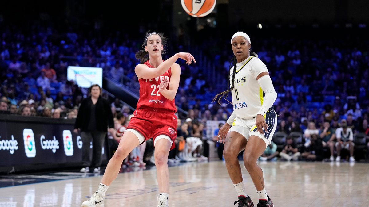 Caitlin Clark Has 19 Assists Break Wnba Record In Fevers 101 93 Loss