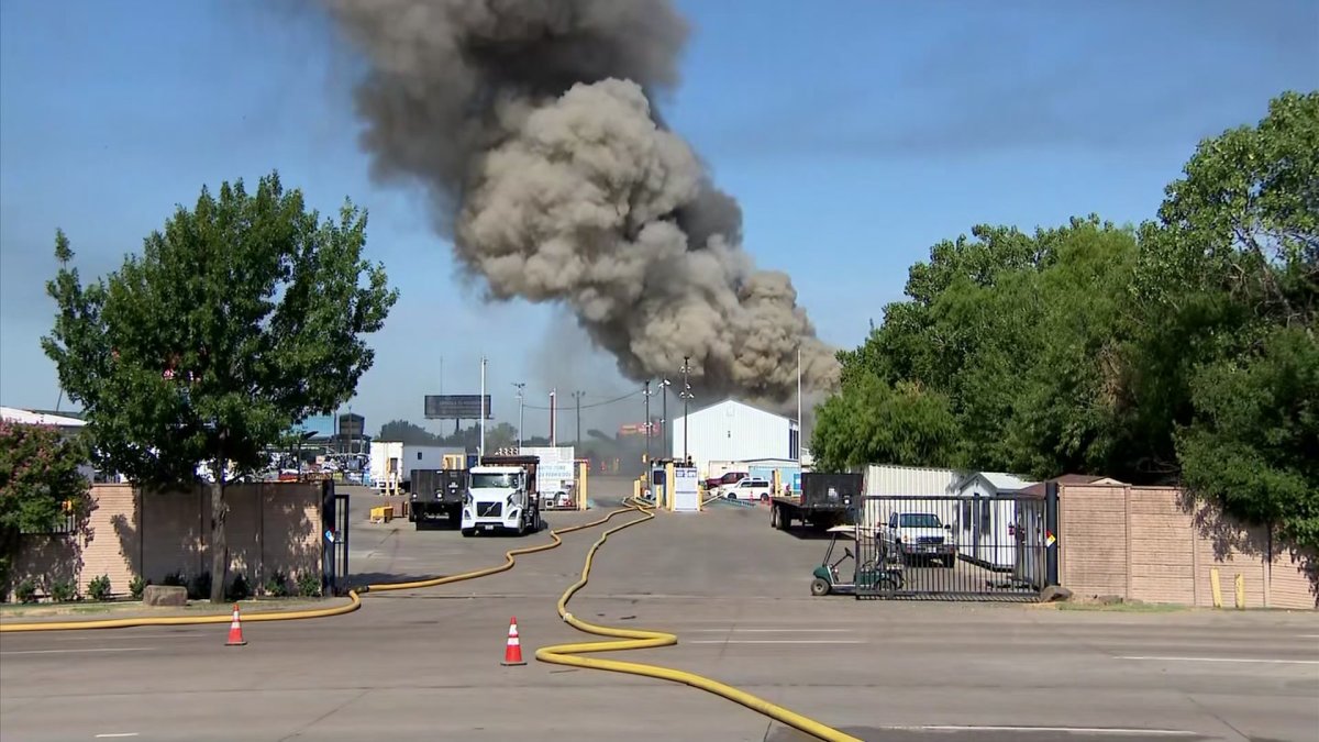 What’s that black smoke? A fire at a Dallas recycling facility – NBC 5 ...