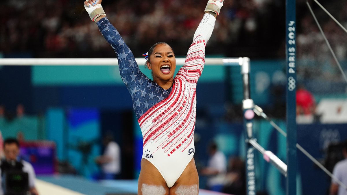 Live updates: Simone Biles, Team USA gymnastics win gold in team – NBC ...