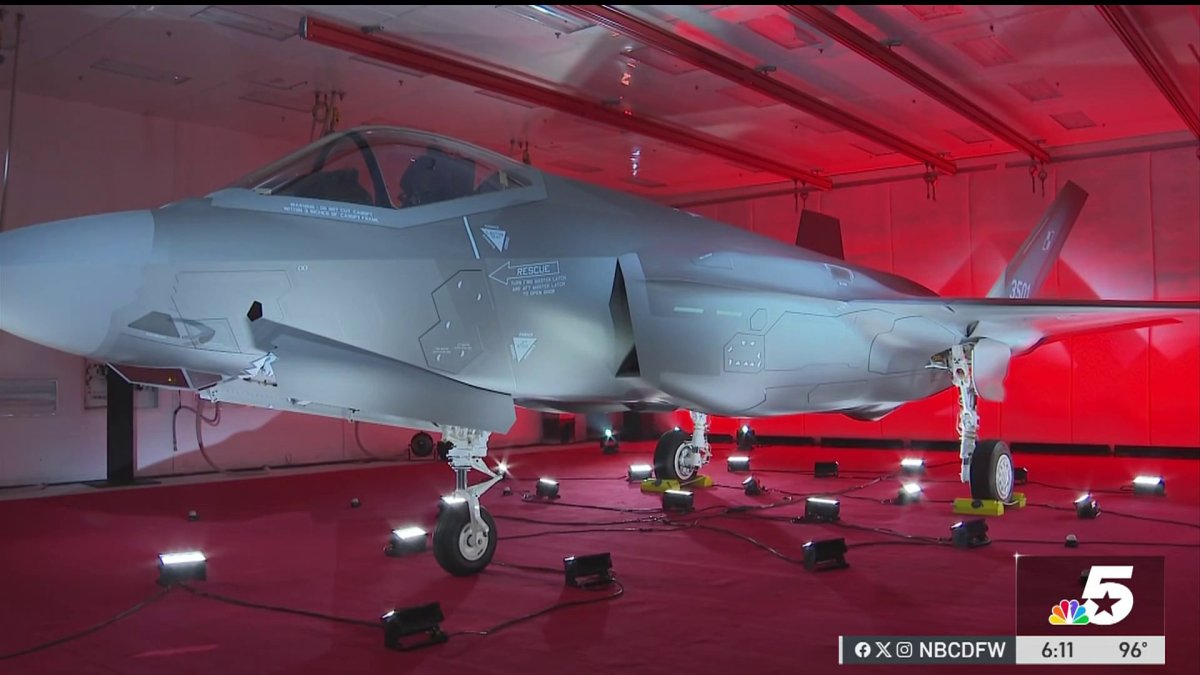Lockheed Martin in Fort Worth presents first of dozens of F-35s – NBC 5 ...