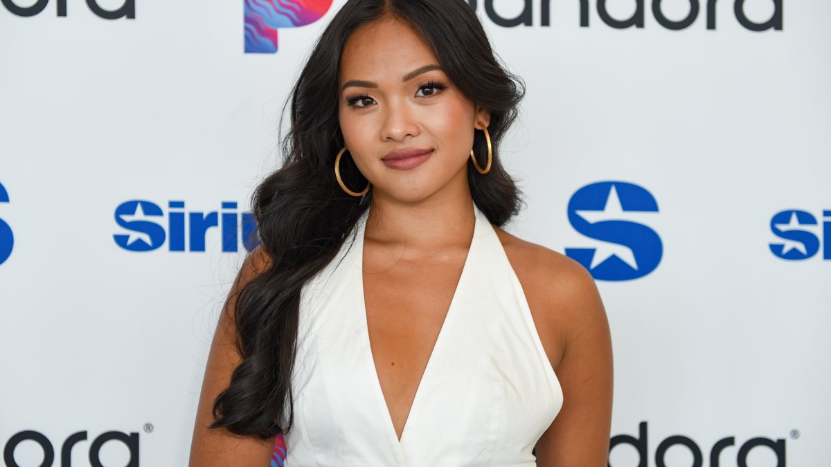 ‘Bachelorette’ star Devin Strader defends decision to dump Jenn Tran ...
