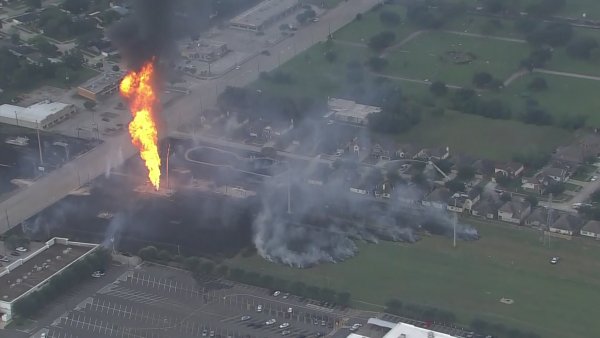 Houston pipeline fire burns for third day, threatening suburbs – NBC 5 ...