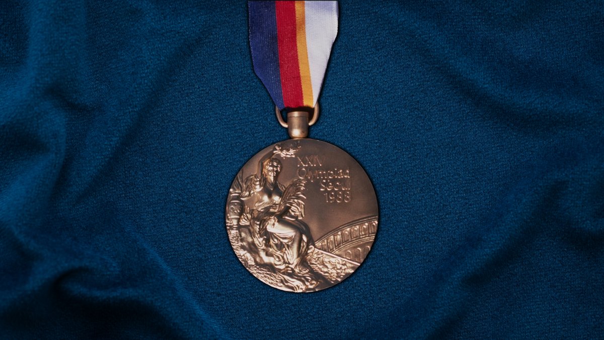 Olympic champion pledges thief gold medal in will if returned – NBC 5 ...