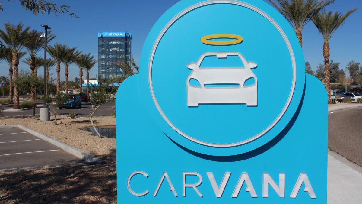 Carvana expects another ‘strong’ year after topping fourth-quarter ...