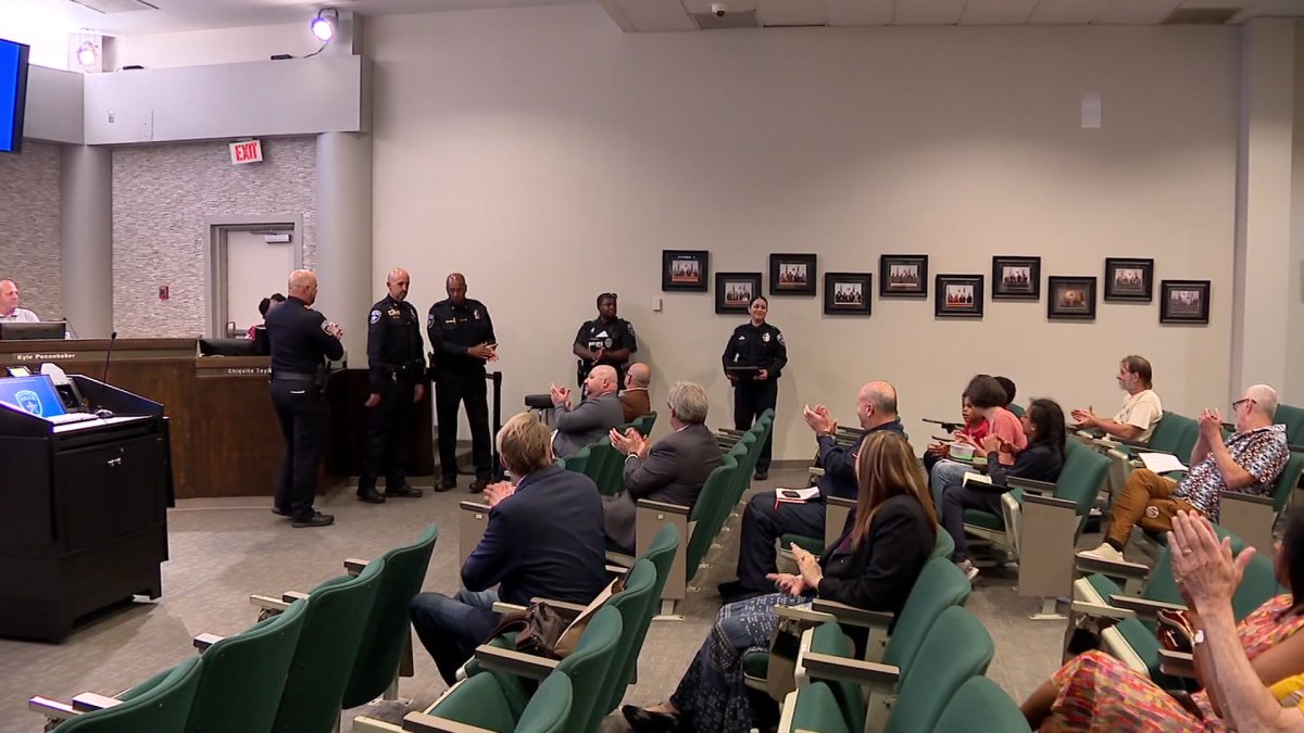Duncanville officer honored for saving life of newborn on side of the ... Duncanville officer honored for saving life of newborn on side of the ...