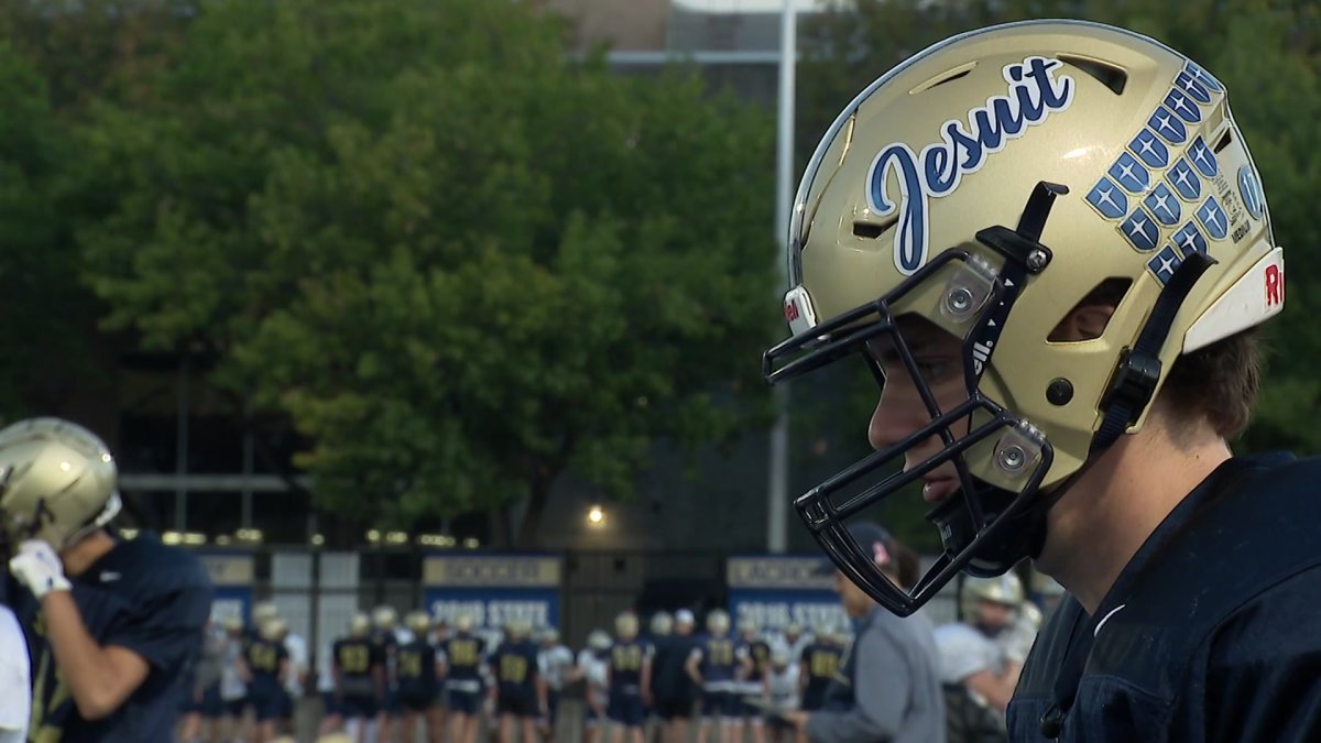 North Texas football kicker uses goals to help those in need – NBC 5 ...