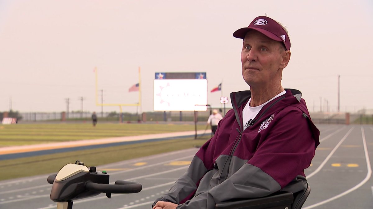 Ennis football coach reflects on last game before retiring – NBC 5 ...