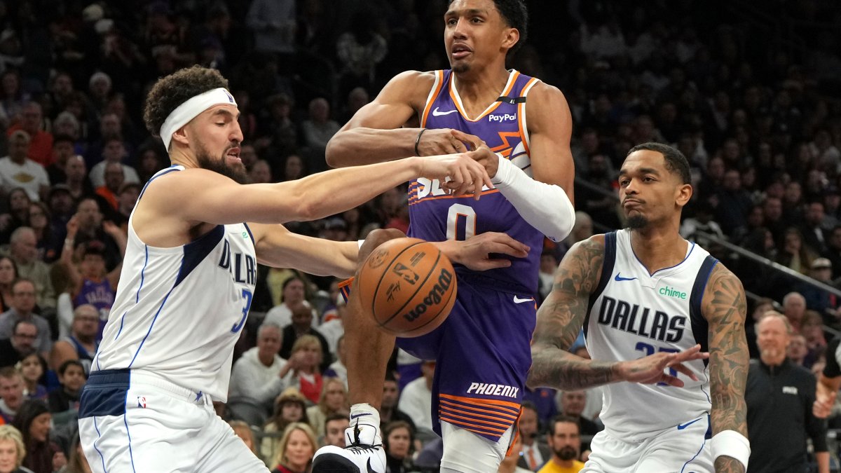 Kyrie Irving scores 20, Mavs win first game after Doncic’s injury by ...