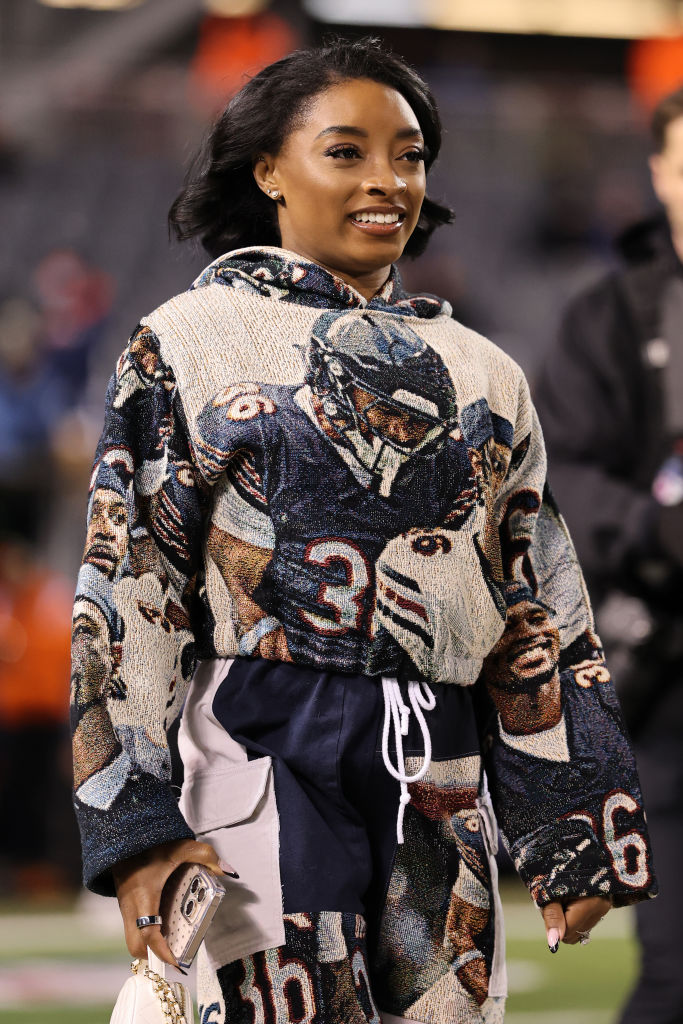 Photo: Simone Biles breaks out epic outfit for Bears vs. Seahawks – NBC ...