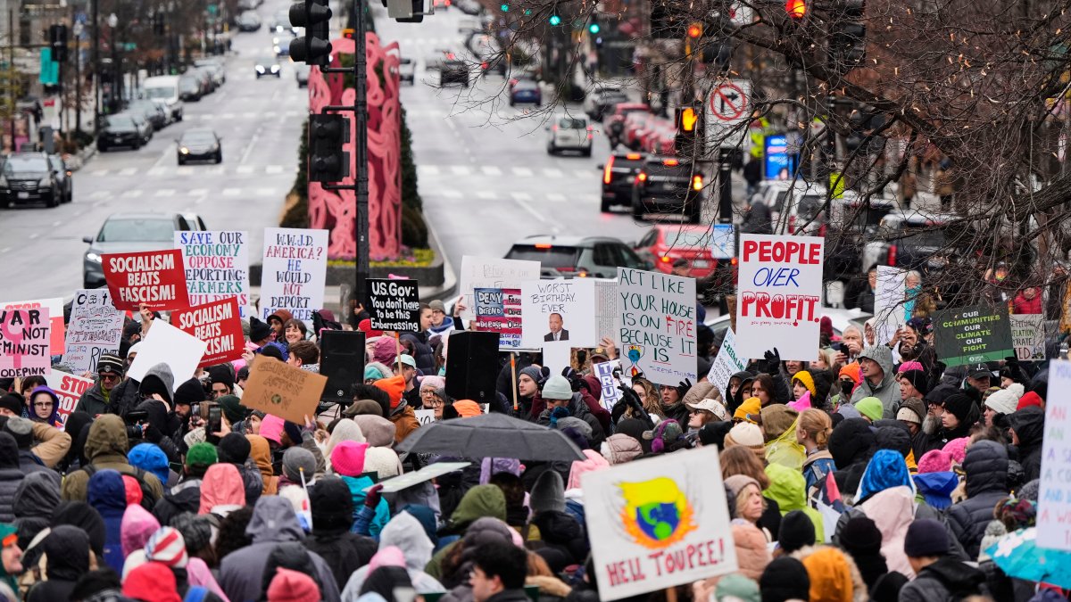 People’s March: Thousands gathered in D.C. to protest Trump – NBC 5 ...