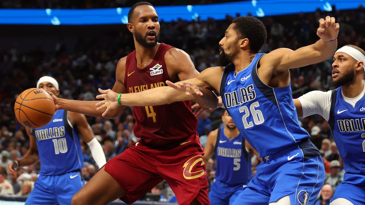 Evan Mobley shines as Cavaliers beat shorthanded Mavericks – NBC 5 ...