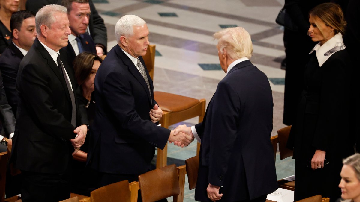 Trump shakes Pence’s hand, talks with Obama before Carter funeral – NBC ...
