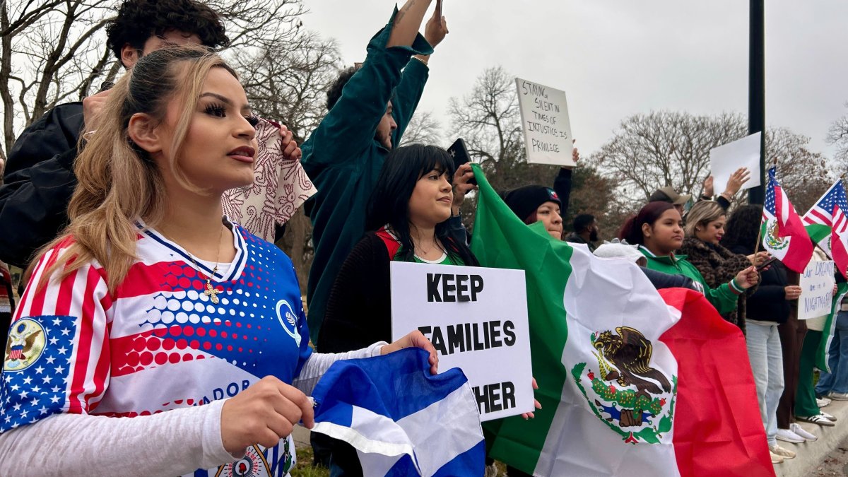 Protesters against Trump immigration policies gather in DFW – NBC 5 ...