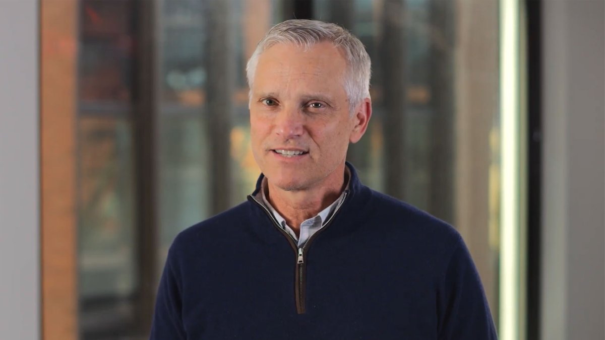 AA CEO says they’re ‘devastated, hurting’ after American Eagle crash ...