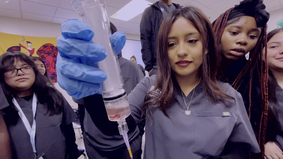 High school students learn how doctors fight blocked arteries – NBC 5 ...