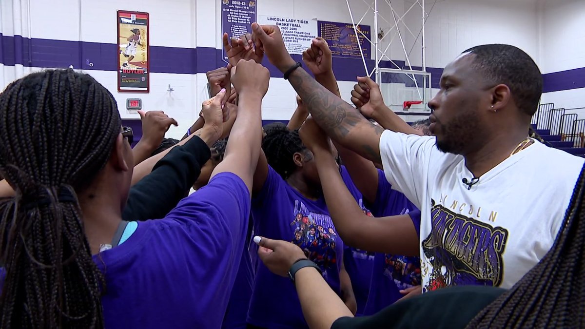 North Texas high school basketball team heads to state finals – NBC 5 ...