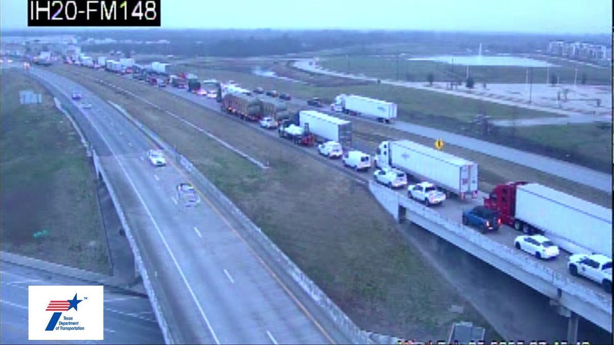 18-wheeler crash shuts down I-20, spills 7,500 gallons spilled – NBC 5 ...